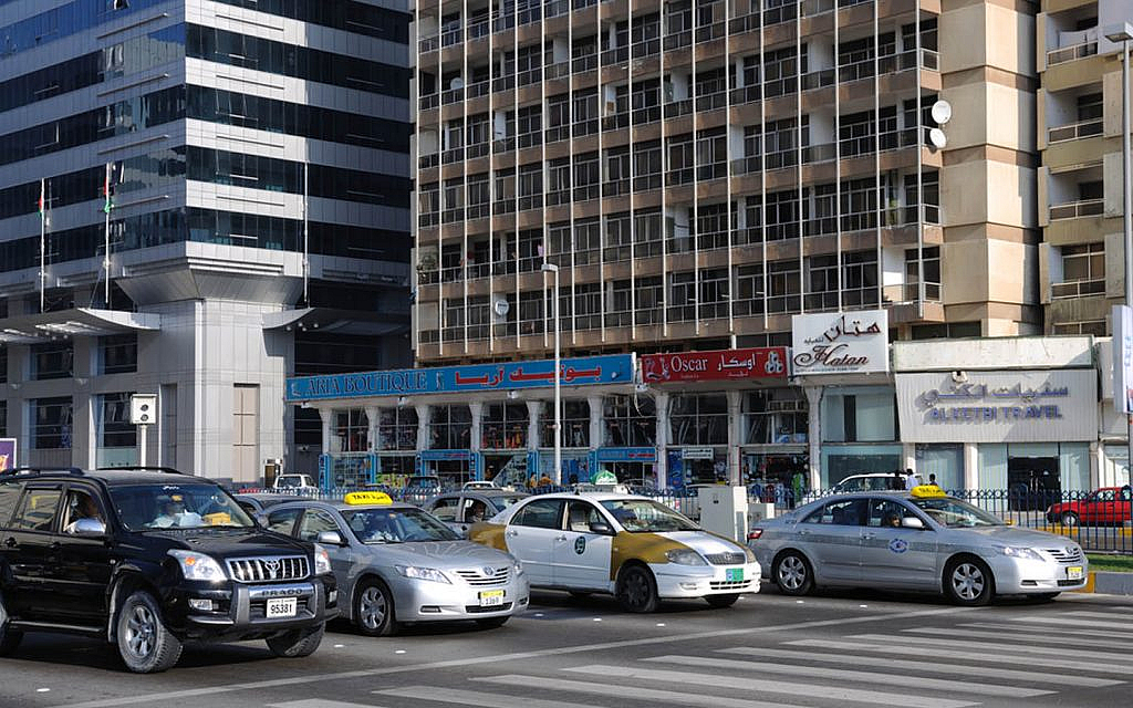 Abu Dhabi Taxi Service: Booking, Fares & More | dubizzle