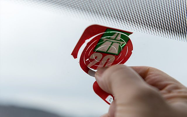 How to Remove Stickers from Car Windows | dubizzle