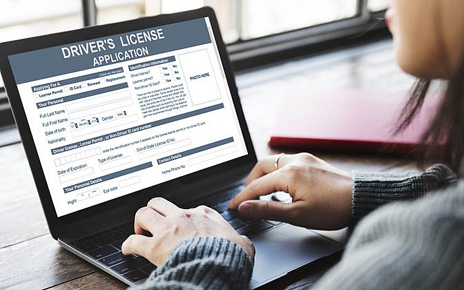 Dubai Driving Licence Renewal : Process, Fees, Fines and More | dubizzle