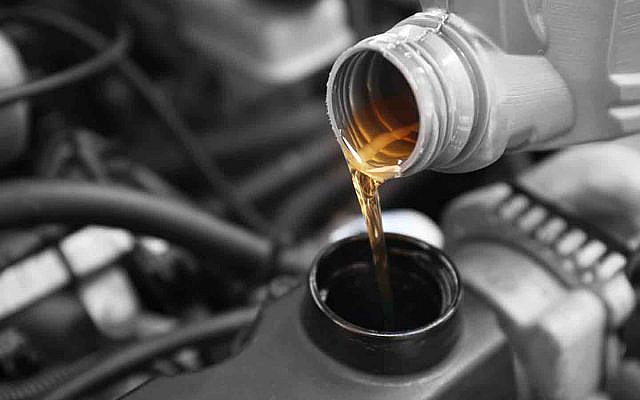 How Car Engine Oil Works: Circulation, Change & More | dubizzle