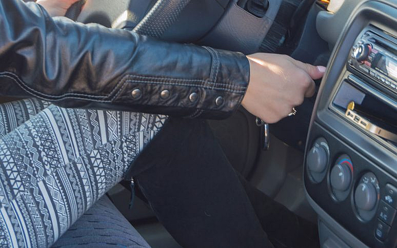 How to Take Out Car Key Stuck in Ignition | dubizzle