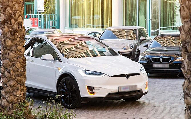 All about Tesla Showroom in Dubai – UAE’s leading autos blog | dubizzle ...