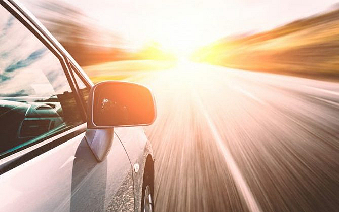 Useful Tips on Handling Car Tyre Burst on Road | dubizzle