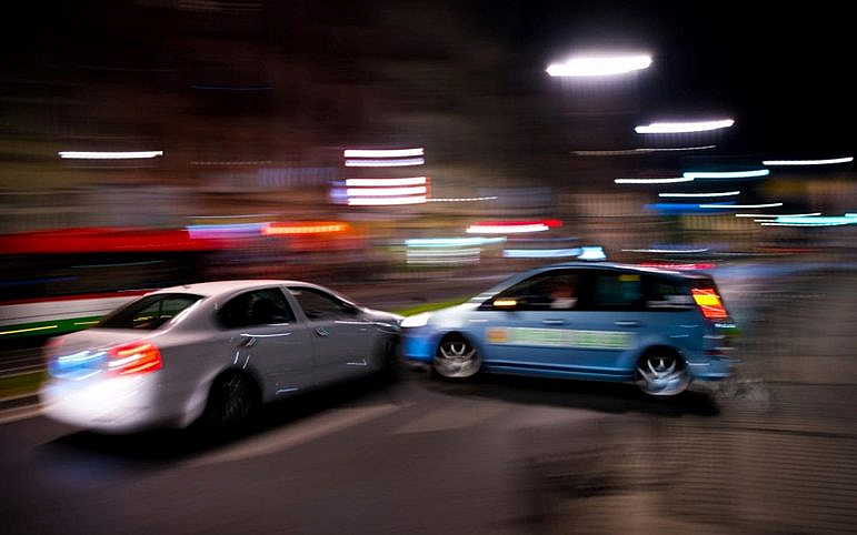 Emergency eCall system in Abu Dhabi to Report Car Accidents | dubizzle