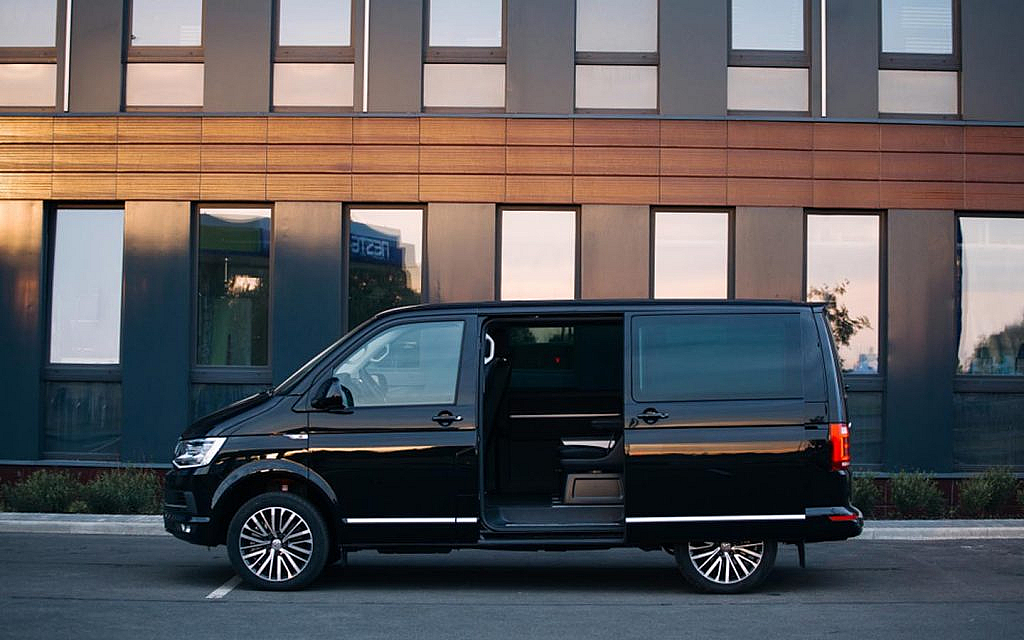 Difference between Minivans & SUVs: Size, Features & More | dubizzle