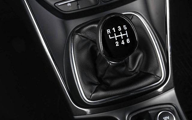 Easily Learn to Drive a Manual Car: Steps, Gear Functions & More | dubizzle