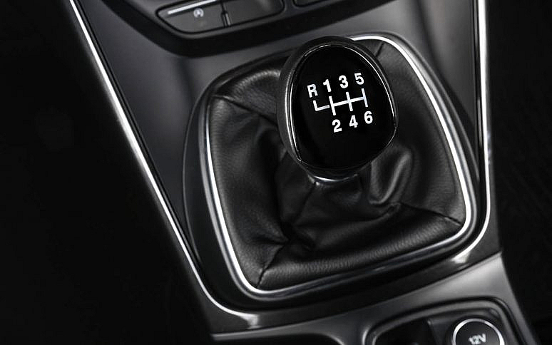 Easily Learn to Drive a Manual Car: Steps, Gear Functions & More | dubizzle