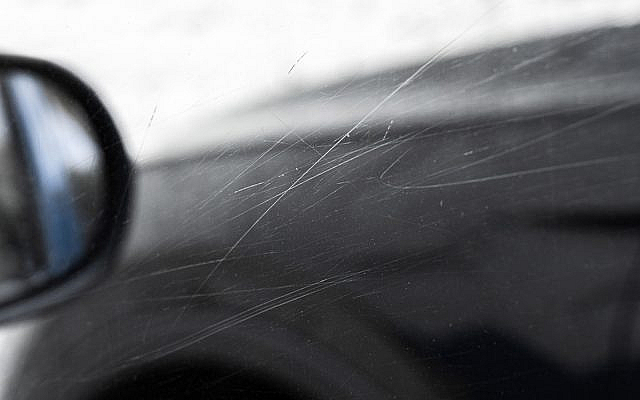 Methods to Remove Scratches from Car Windows | dubizzle