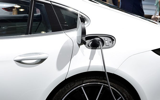 All about Electric Car Maintenance Tips, Service Centres & More | dubizzle