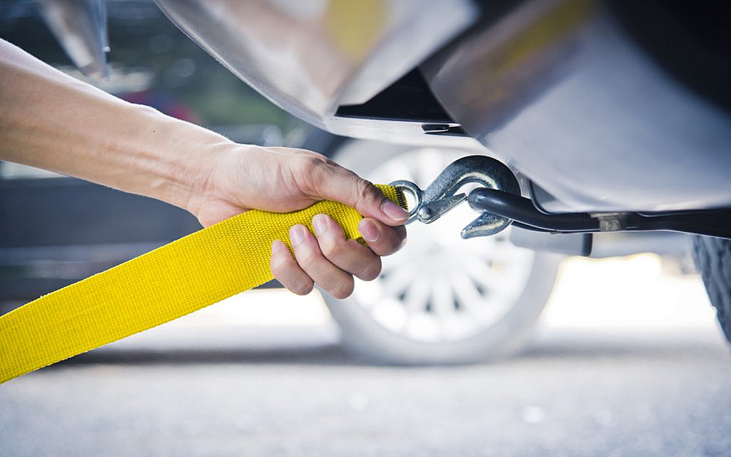 Tips for Towing a Car to Aid Motorists | dubizzle