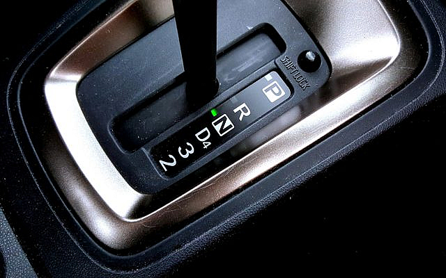 Tips for Towing a Car to Aid Motorists | dubizzle