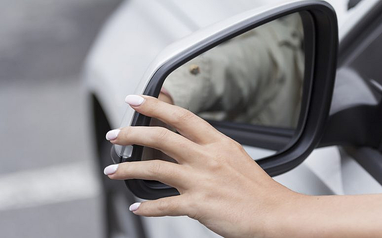 Steps To Adjust Wing Mirrors for Maximum Visibility | dubizzle
