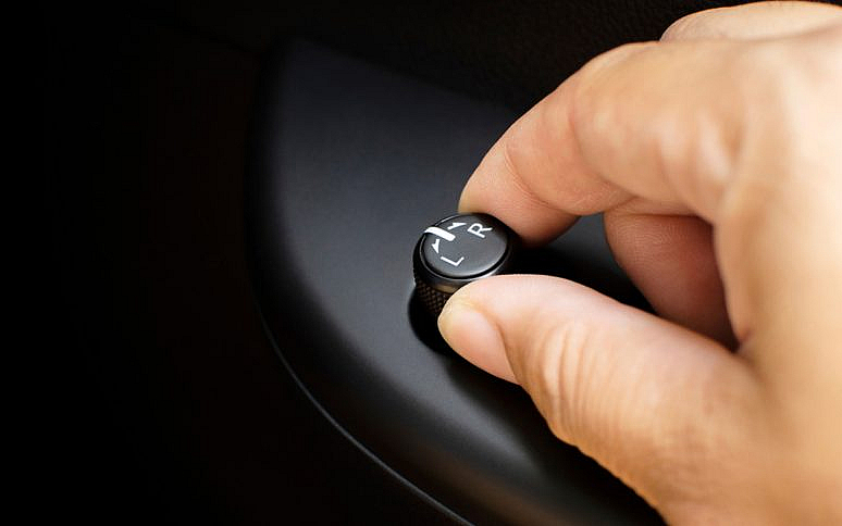 Steps To Adjust Wing Mirrors for Maximum Visibility | dubizzle