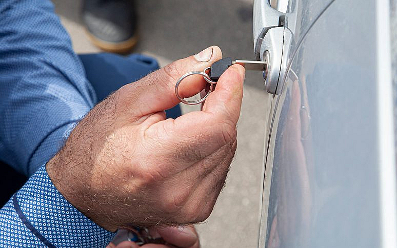 Car Door Won't Lock: Reasons, Fixing Cost & More | dubizzle
