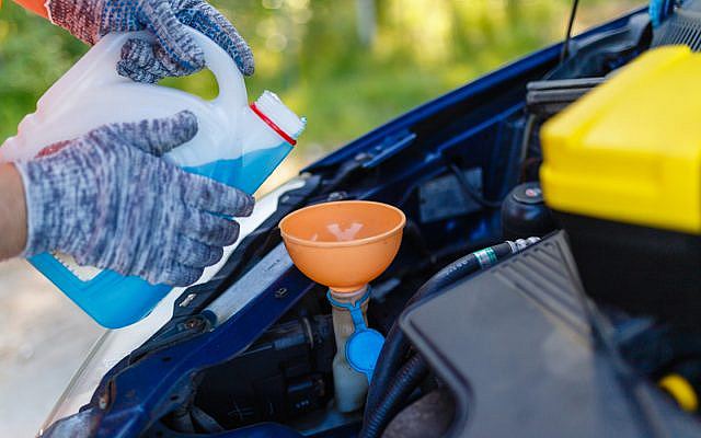 All about Coolant Reservoir in a Car: Failings, Signs & More | dubizzle