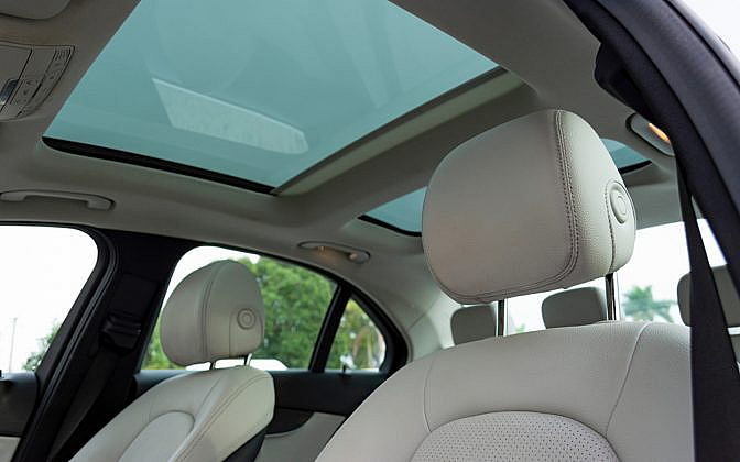 All about Electrochromic Glass Roof in Modern Cars | dubizzle
