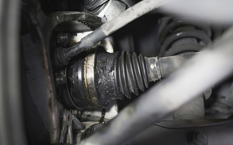 Car Axle Repair: Symptoms, Causes, Cost & More | dubizzle