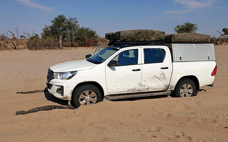 Tips to Take out Your Car Bogged in Sand | dubizzle