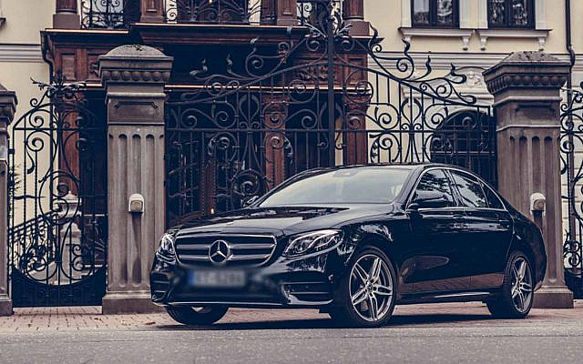 Mercedes E Class Generations, Years, Features & More | dubizzle
