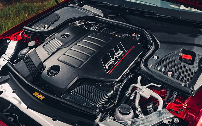 Mercedes E Class Generations, Years, Features & More | dubizzle