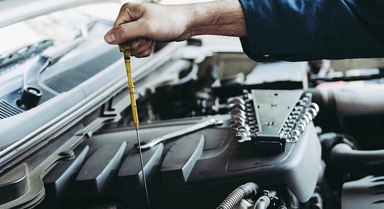 How To Read Oil Dipstick: Oil Levels, Colours & More | dubizzle