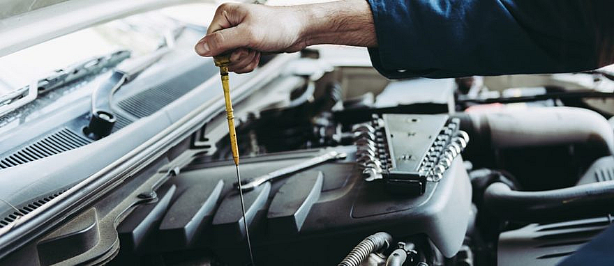 How To Read Oil Dipstick: Oil Levels, Colours & More | dubizzle