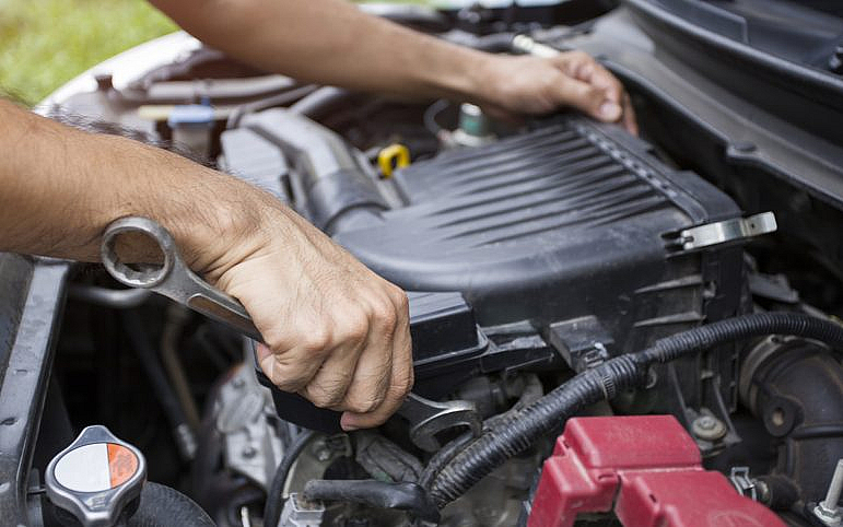 Guide to Change a Car's Distributor Cap: Steps, Signs & More | dubizzle