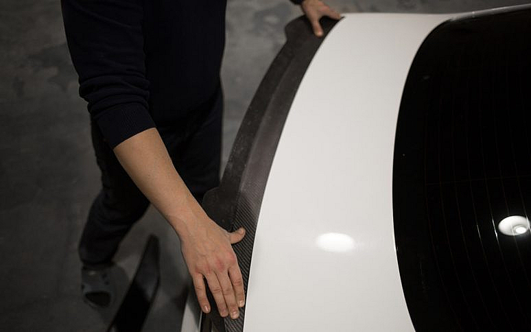 How To Install A Universal Spoiler - Rucker Thoureprot