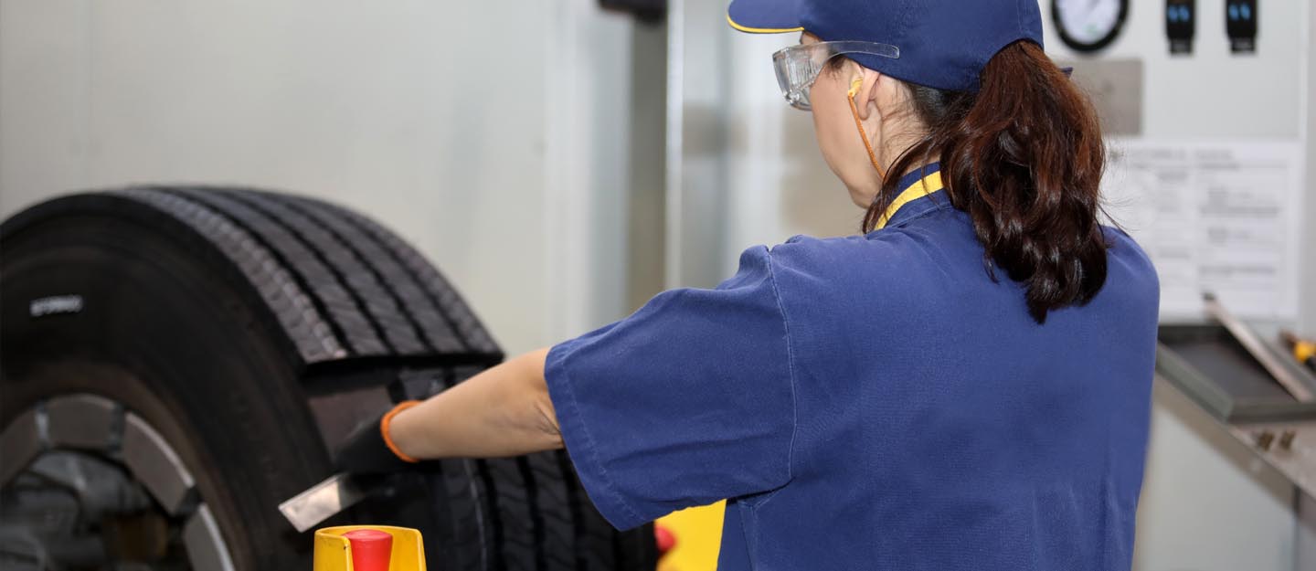 All About Tyre Retreading: Benefits, Drawbacks & More - dubizzle