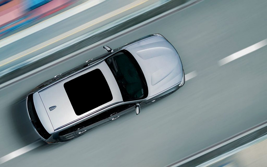 Tips to Avoid Car Rollover Accidents: Speed, Turns & More | dubizzle