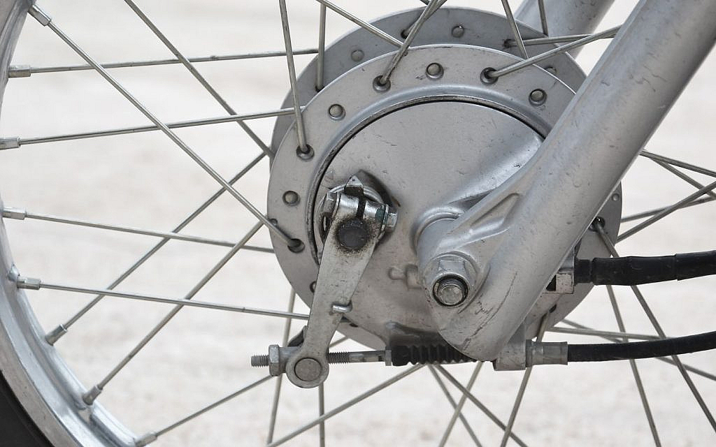 نظام فرامل الدراجة النارية - آلية العمل - الأنواع - المكونات | دوبيزل ...