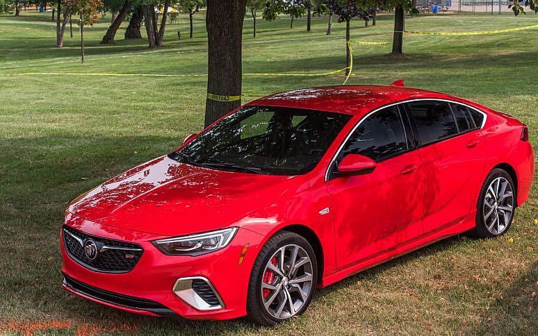 Famous Sleeper Cars: Lotus Carlton, Audi RS6 Avant & More | dubizzle