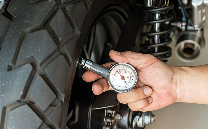 Signs of Over Inflated Tyres: Poor Traction, Blowouts & More | dubizzle