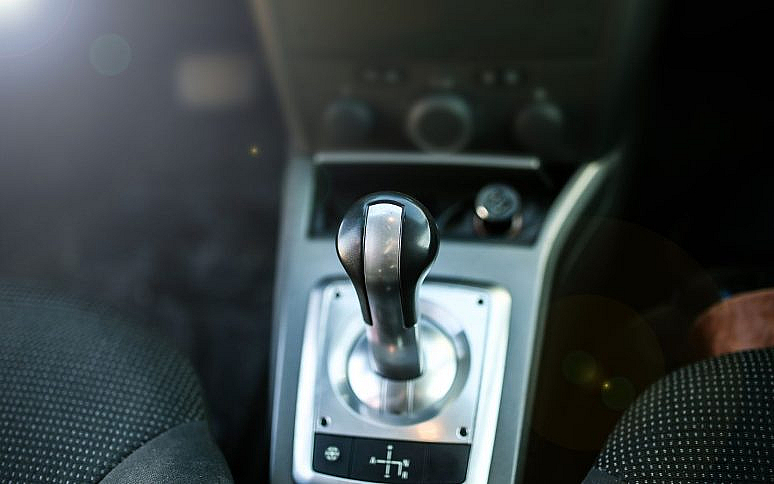 All About Semi-Automatic Cars: Working, Pros & More | dubizzle