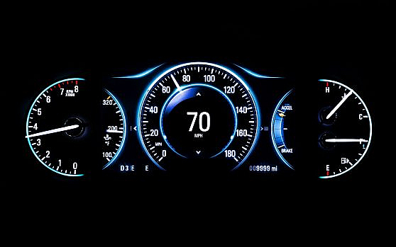 Analogue vs Digital Car Meters: Key Differences Explained | dubizzle