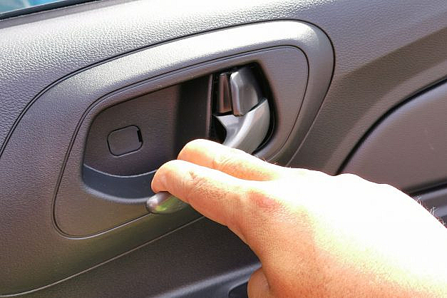 How to do Internal Car Door Handle Replacement: Tools & Steps | dubizzle