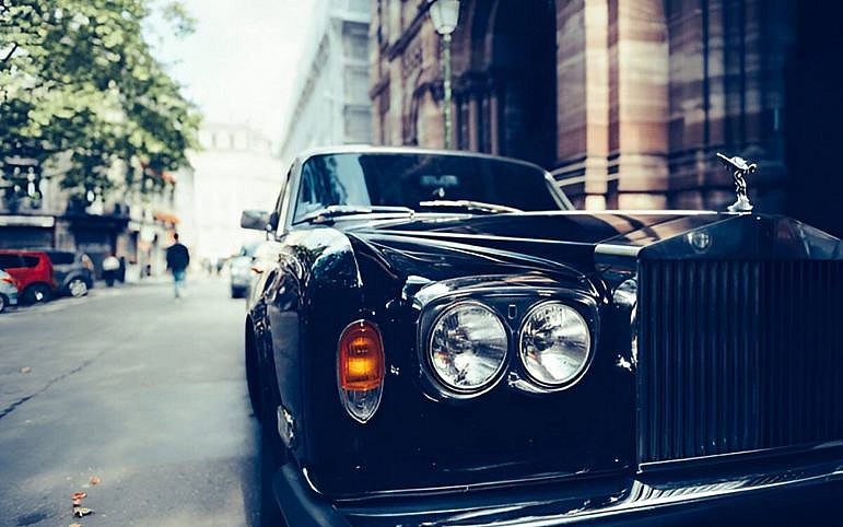 The Different Limousine Types: Stretch, SUV and More | dubizzle