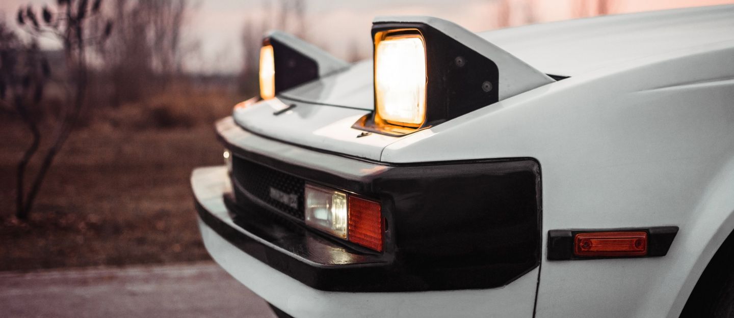 Classic Cars with Pop-Up Headlights: BMW M1 & More | dubizzle