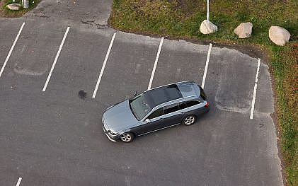 How to Reverse Park Your Car: Steps & More | dubizzle